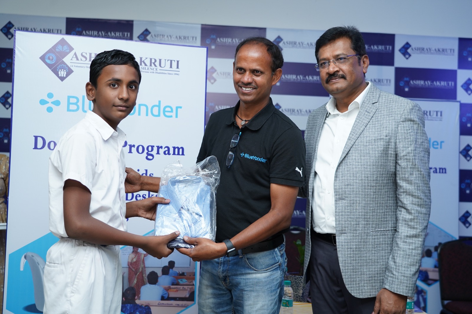 Building Self-Confidence among Children with Special Needs - Ashray Akruti